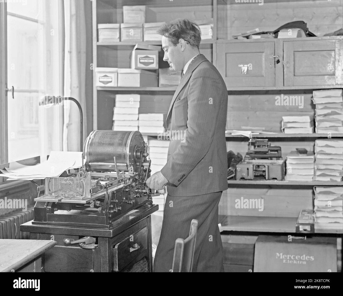 1941 ntb interior and buddel department hi-res stock photography and ...