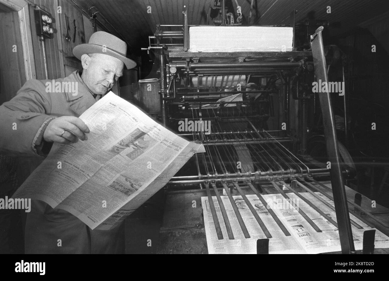 1960 newspaper hi-res stock photography and images - Alamy