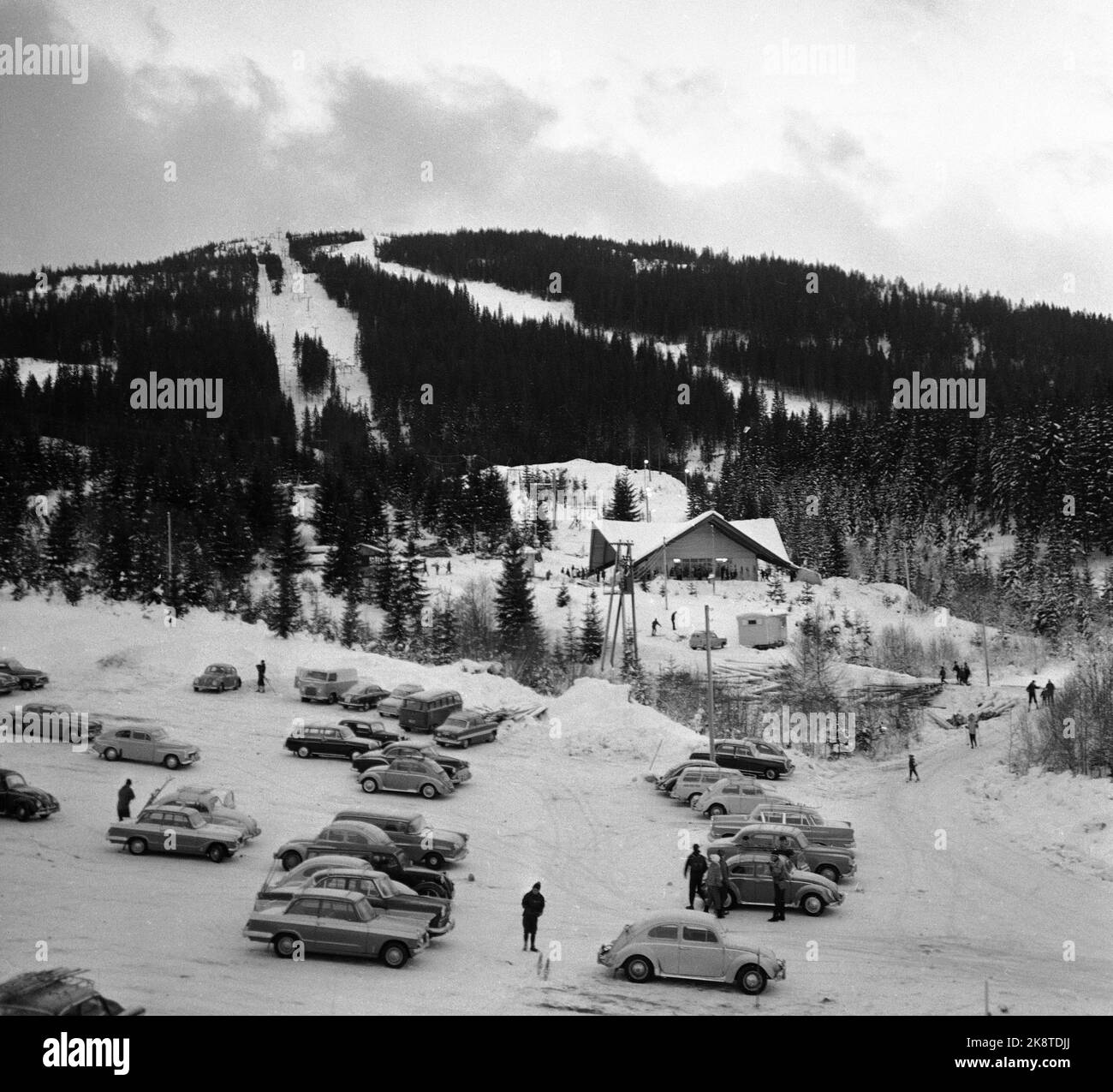 Hakadal 19630113 The new Varingskollen ski center has been opened, with ...