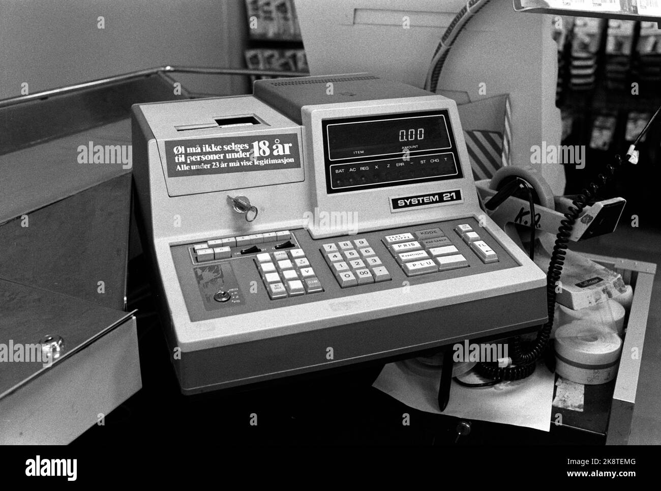 Cash registers Black and White Stock Photos & Images - Alamy