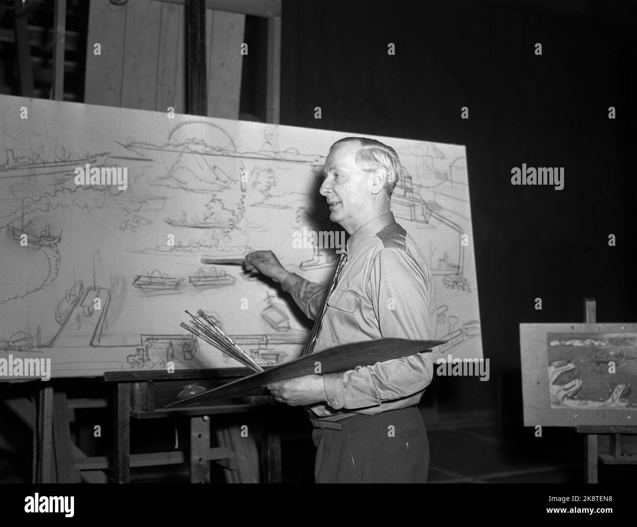 Ntb ntb studio alone painters artists hi-res stock photography and ...