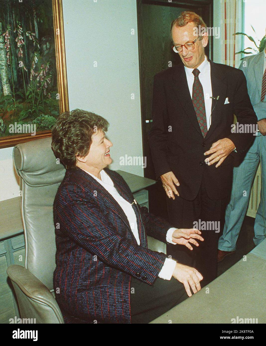 Oslo 19901103. The Syse government fell, and Gro Harlem Brundtland took ...