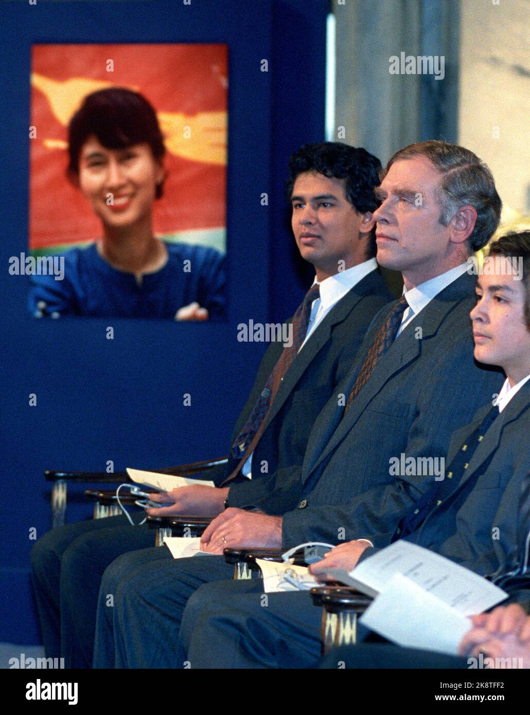 Husband michael aris and sons kim and alexander aris picture hi-res ...