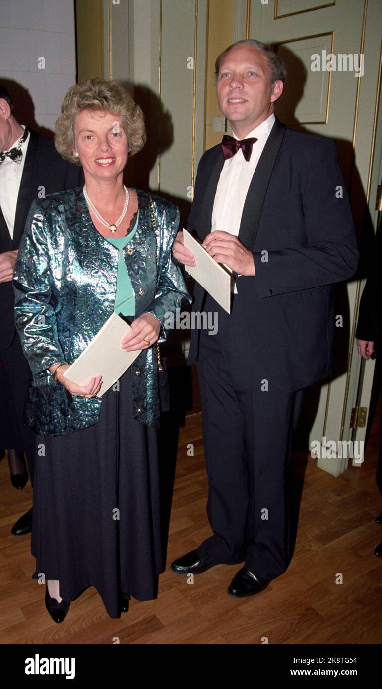 Pal hansen scanfoto ntb parties company attire families hi-res stock ...