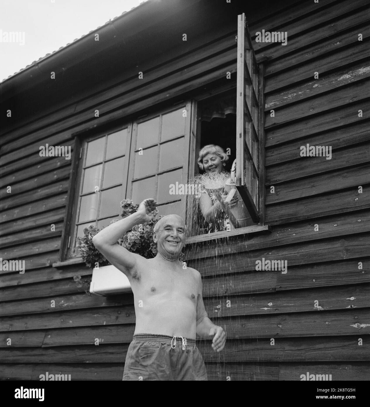 Haugsbygd 29 August 1959. Arne Paasche Aasen at the cabin say. Here ...