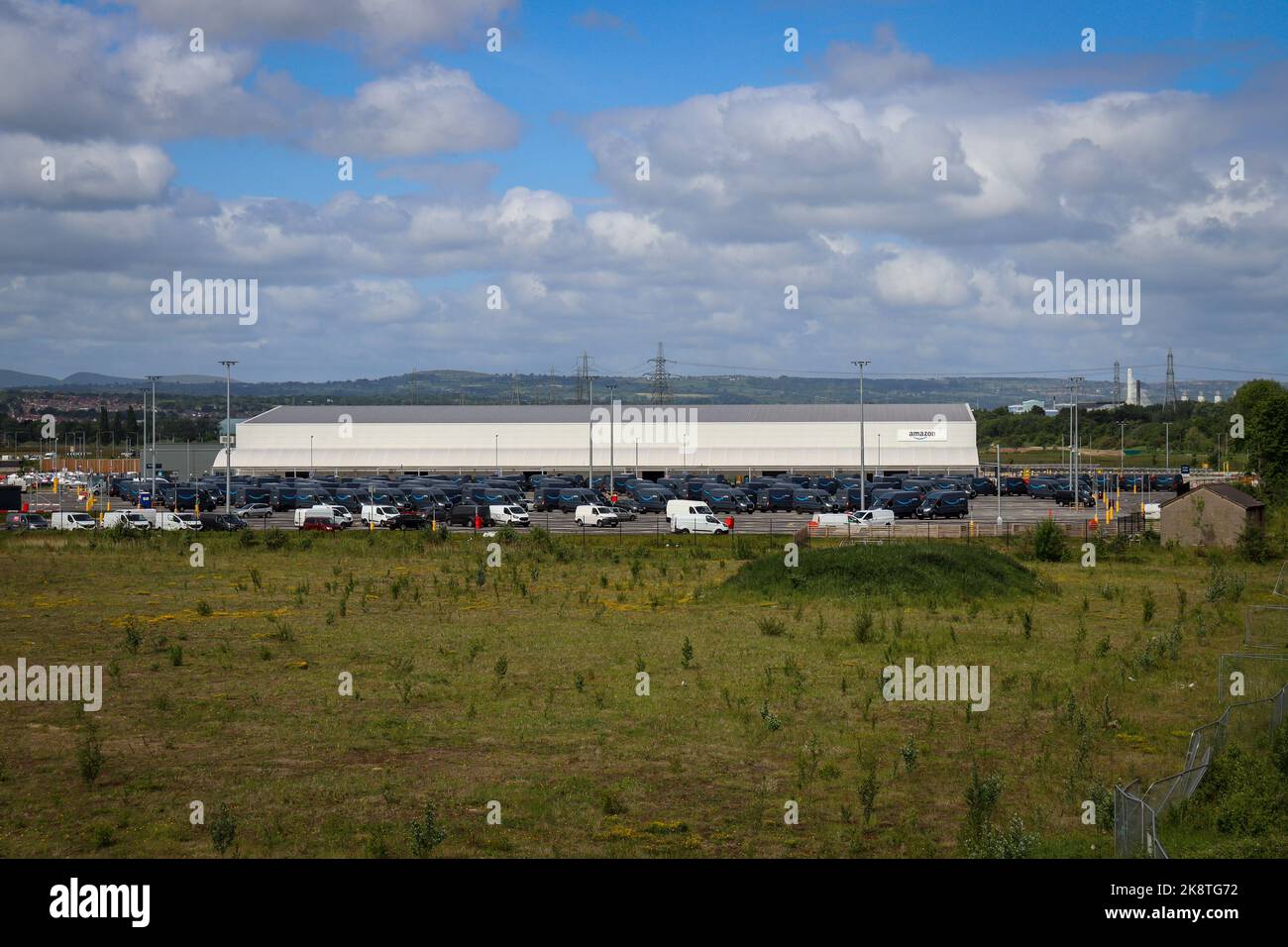 Amazon delivery and distribution centre hub, Deeside, UK Stock Photo ...