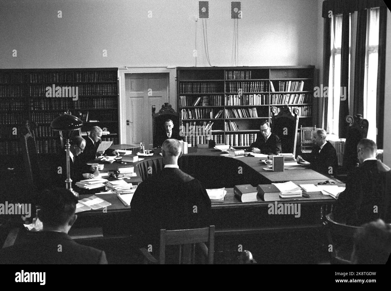 Per arne knobelauch ntb judges courtroom the courts hi-res stock ...