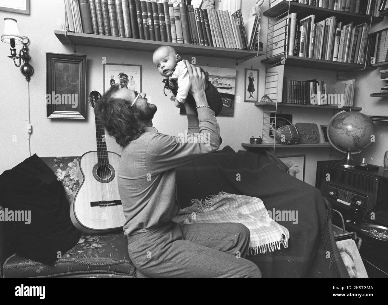 Oslo 19740119. The show singer and lyricist Ole Paus decided four years ...