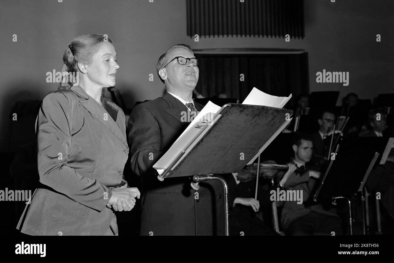 Concert recording studio Black and White Stock Photos & Images - Alamy