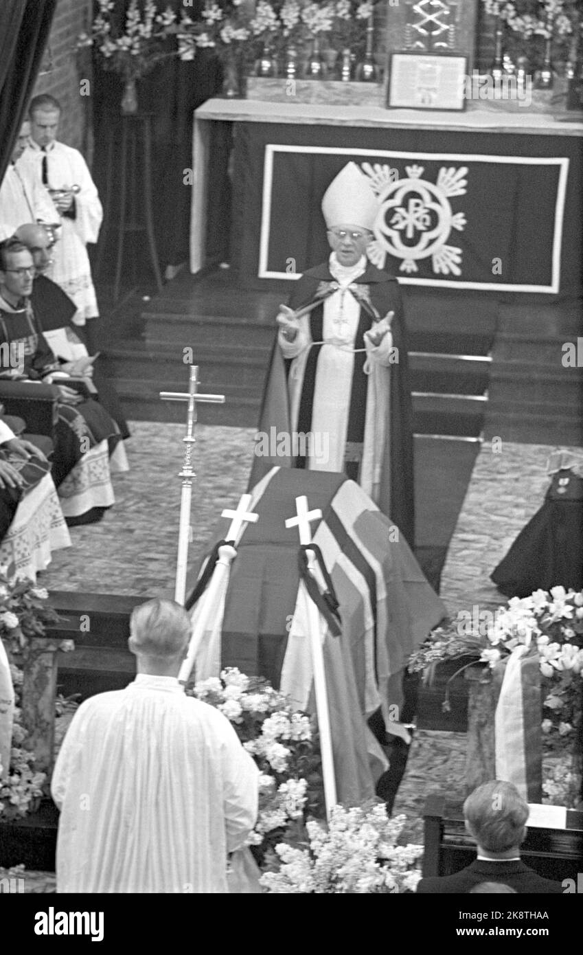 Hamar, 19490615. Catholic splendor and holiday at Sigrid Undset's ...