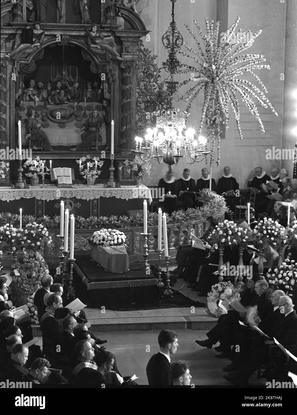 19571001 hi-res stock photography and images - Alamy