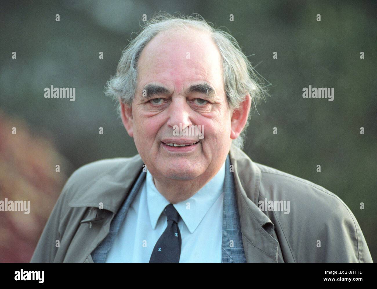 Helge hansen ntb demonstrations alone portrait hi-res stock photography ...
