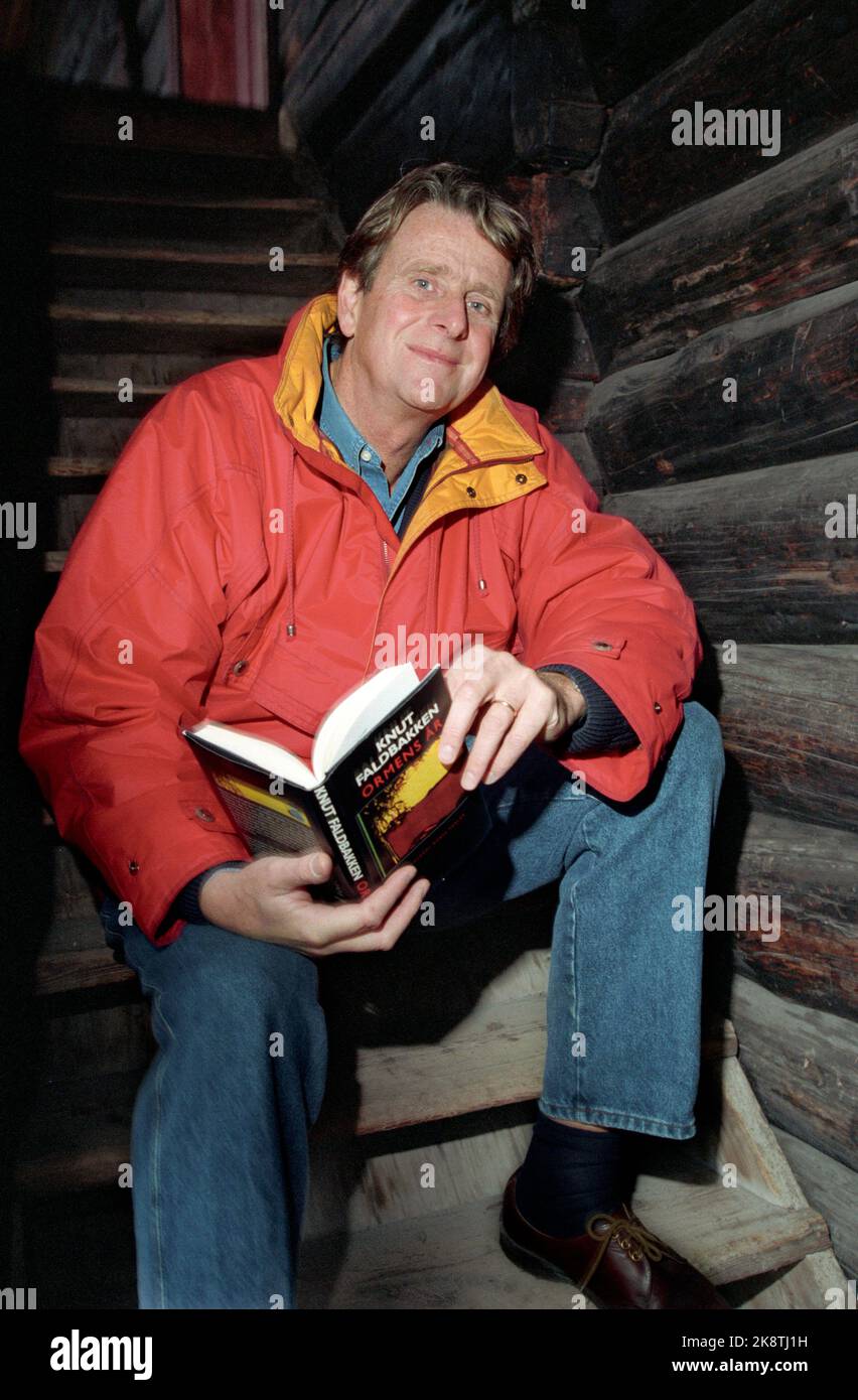 Morten hval alone books hi-res stock photography and images - Alamy