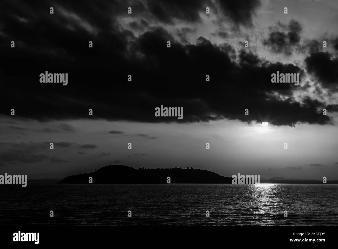 Sun coming from lake hi-res stock photography and images - Alamy