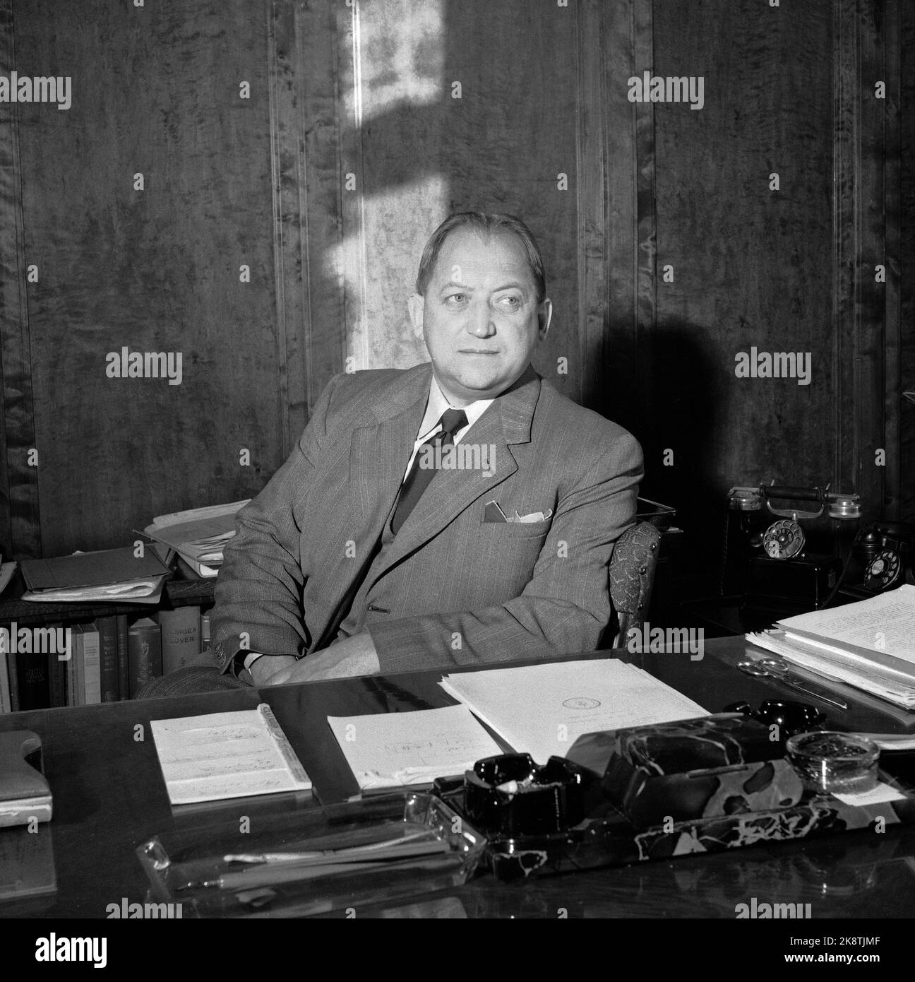 Oslo 19531112 prime minister nils kristoffer handal hi-res stock ...