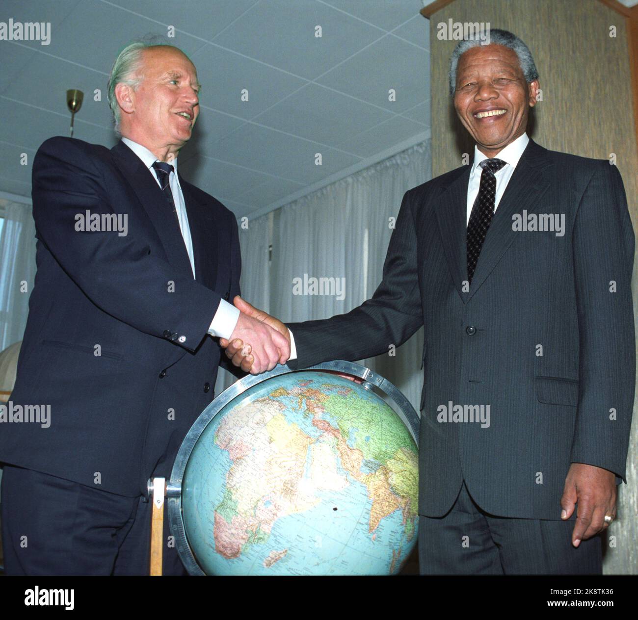 Bjorn sigurdson ntb ntb happiness political meetings handshake map hi ...