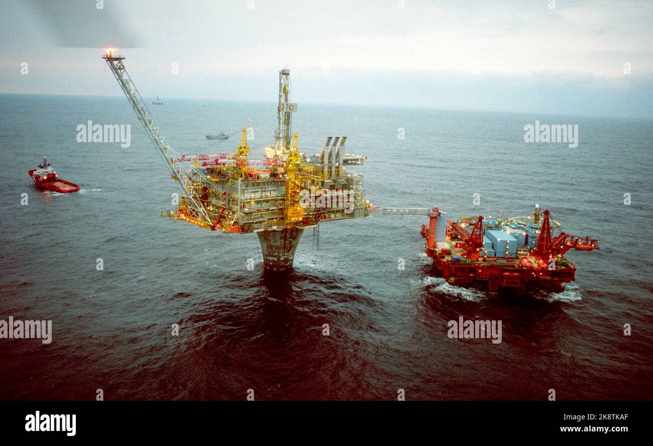 Jon eeg ntb ntb overview aerial exterior oil platforms hi-res stock ...