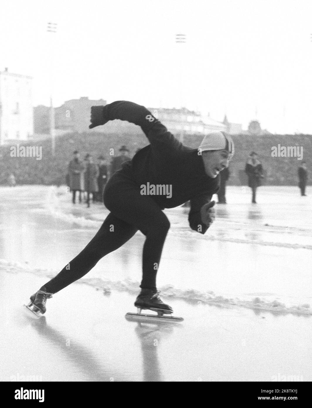 Oslo Bislett 19580101. New Year's Race on skating at Bislett. Here ...