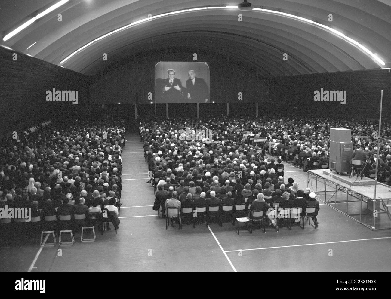 Oslo 19700411 It was fully to the last seat and well so it in ...