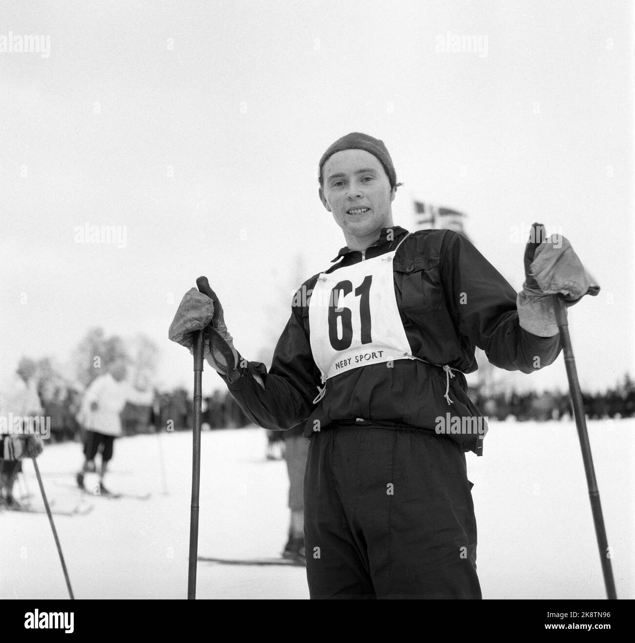 1956 reidar helgetun goes on the ski mark landsem photo hi-res stock ...