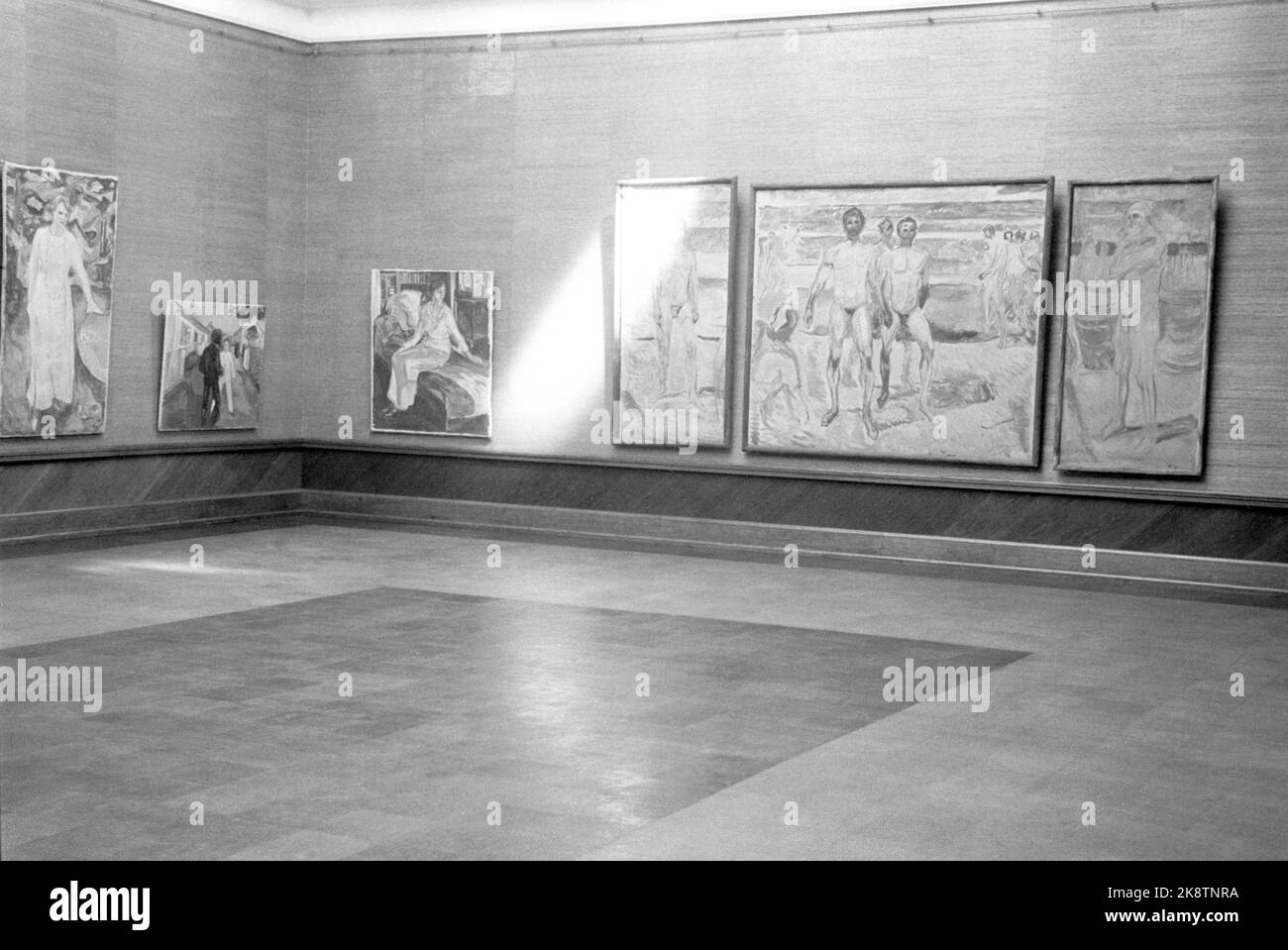 Oslo 19450709. Munch exhibition at the National Gallery. Edvard Munch's ...