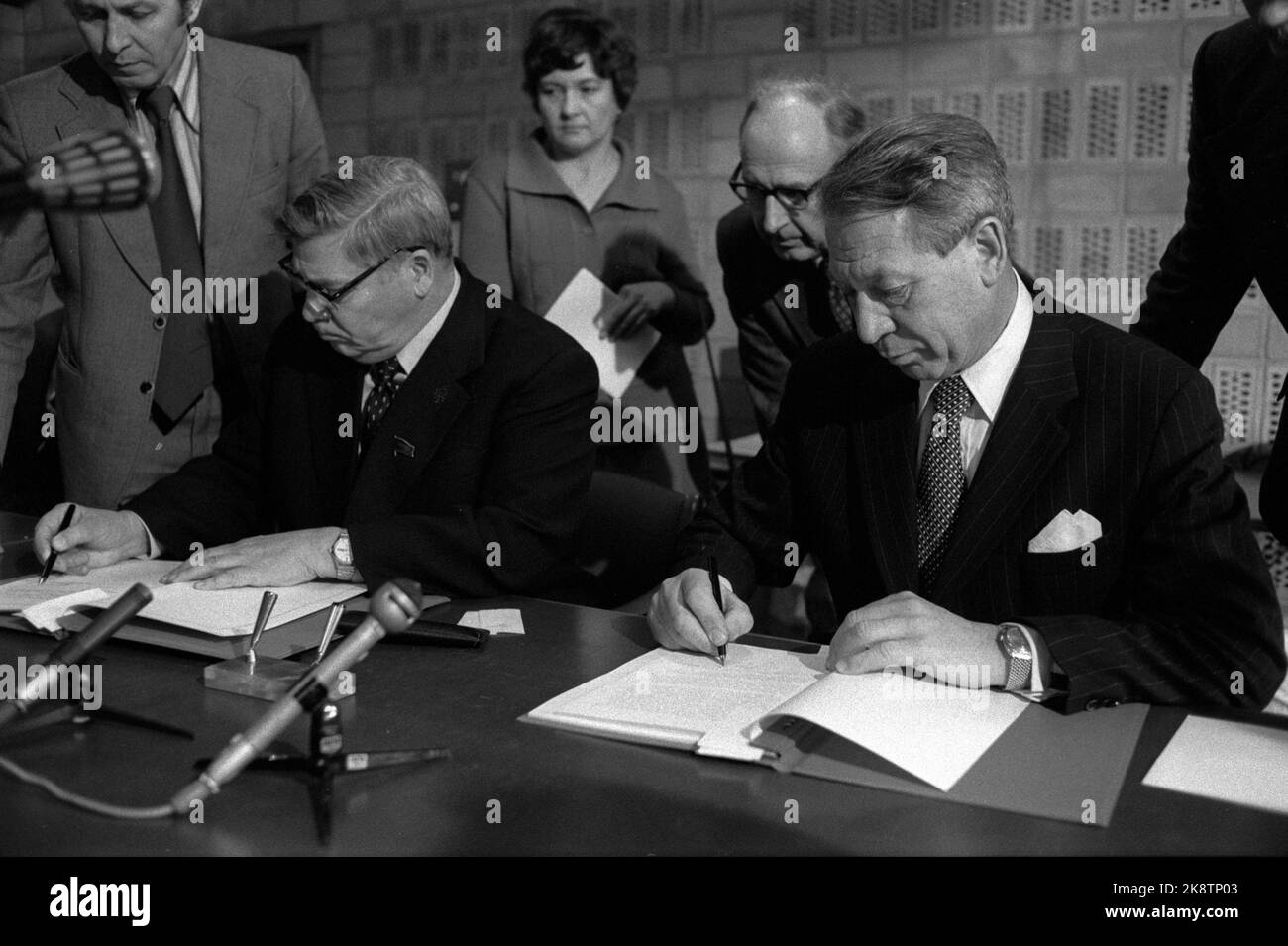 The gray zone agreement fisheries agreement between the soviet norway ...