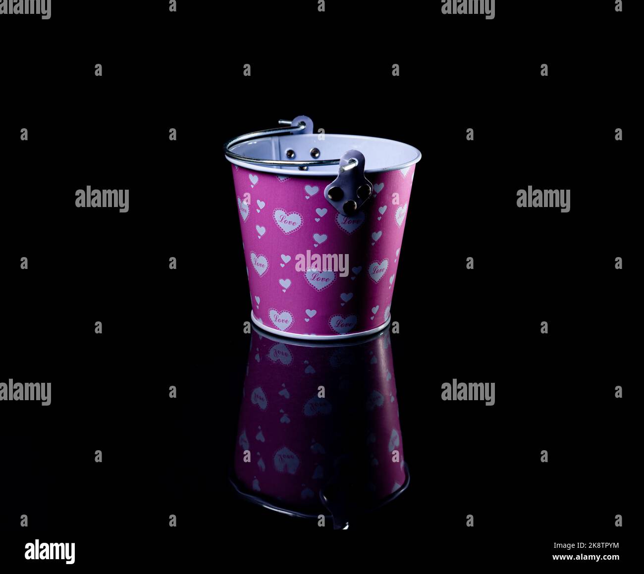 Many aluminum ice bucket laid in wait for use. many stainless multi ...