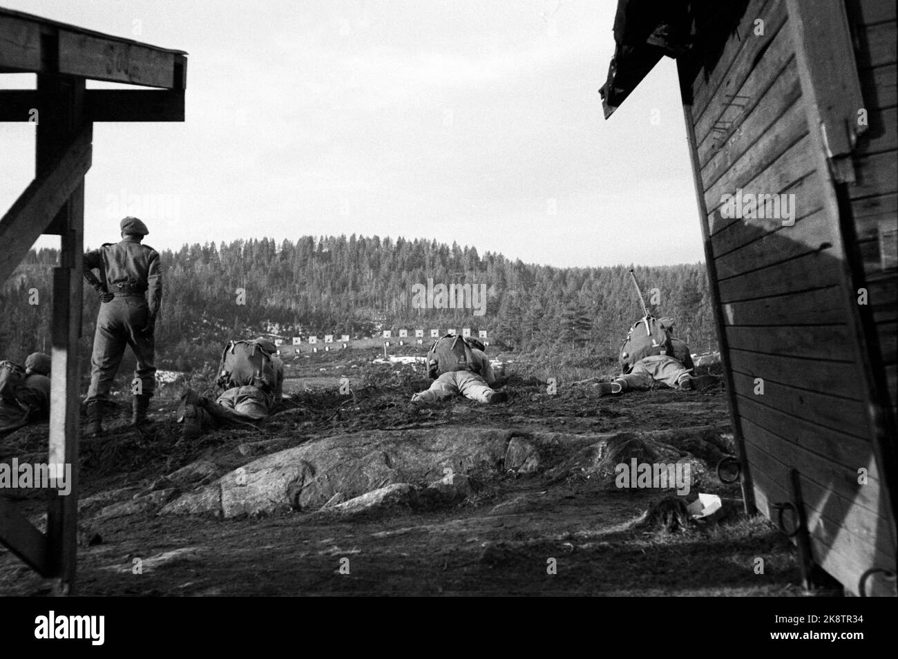 Soldiers participate in military Black and White Stock Photos & Images ...