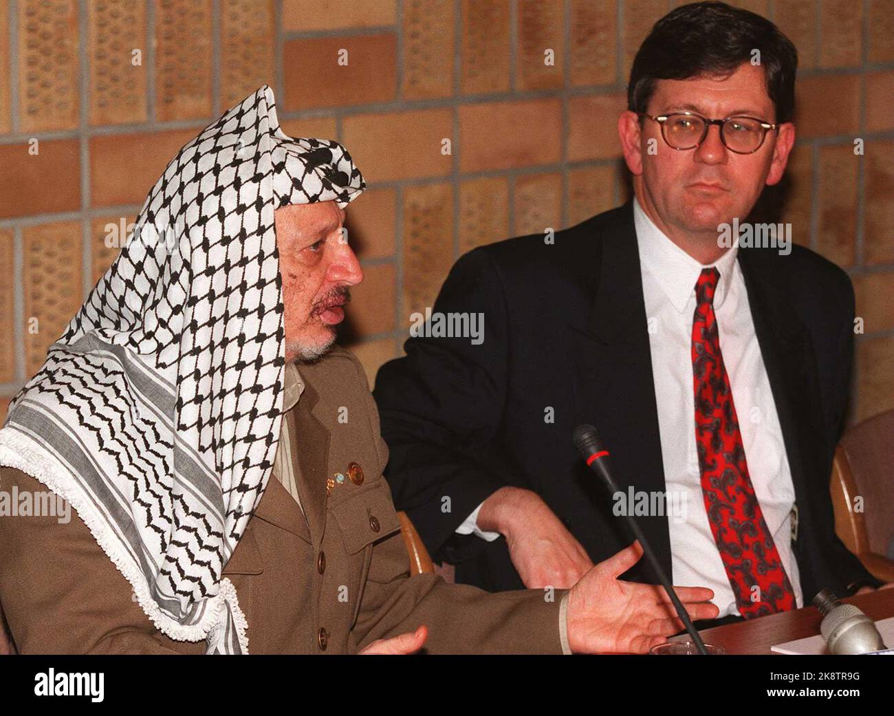 Oslo. Palestinian President Yasser Arafat on an official visit to ...