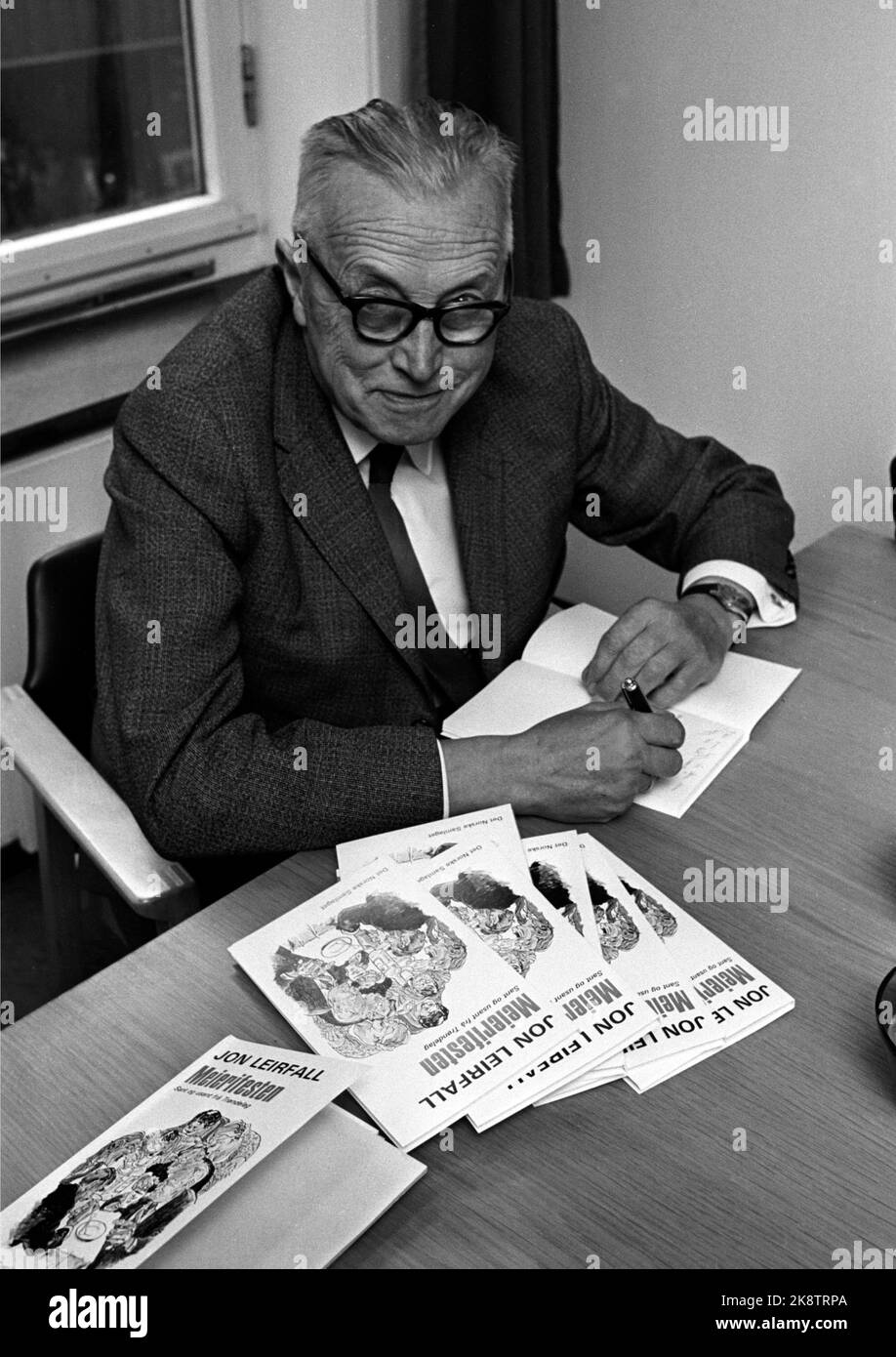 19691003 hi-res stock photography and images - Alamy