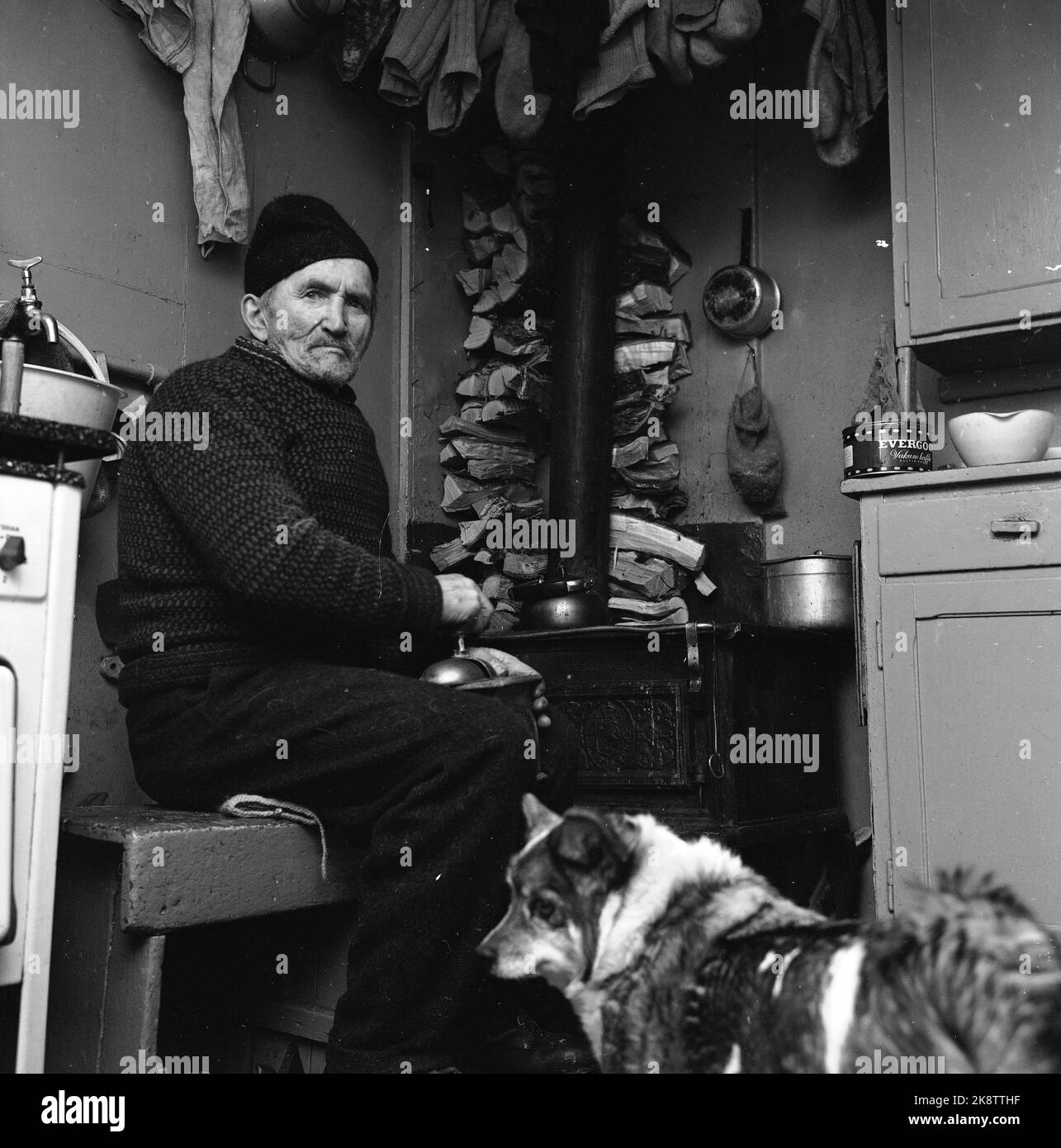 Argehovd north of Møsvatn, Hardangervidda. March 1966. Åsmund Løvås (84 ...