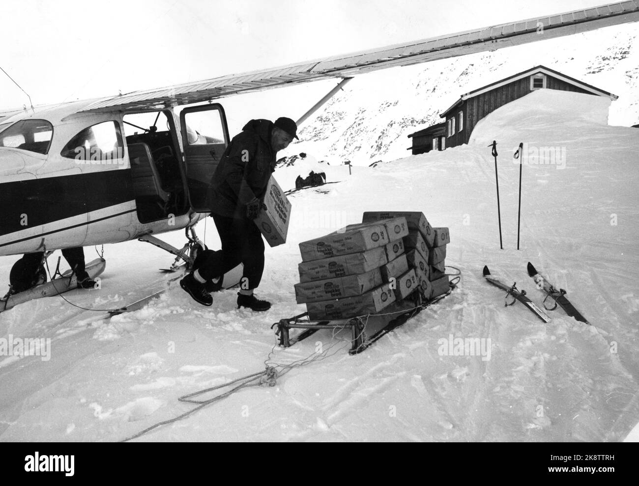Jotunheimen easter 1964 the tourist associations cabin olavsbu in ...