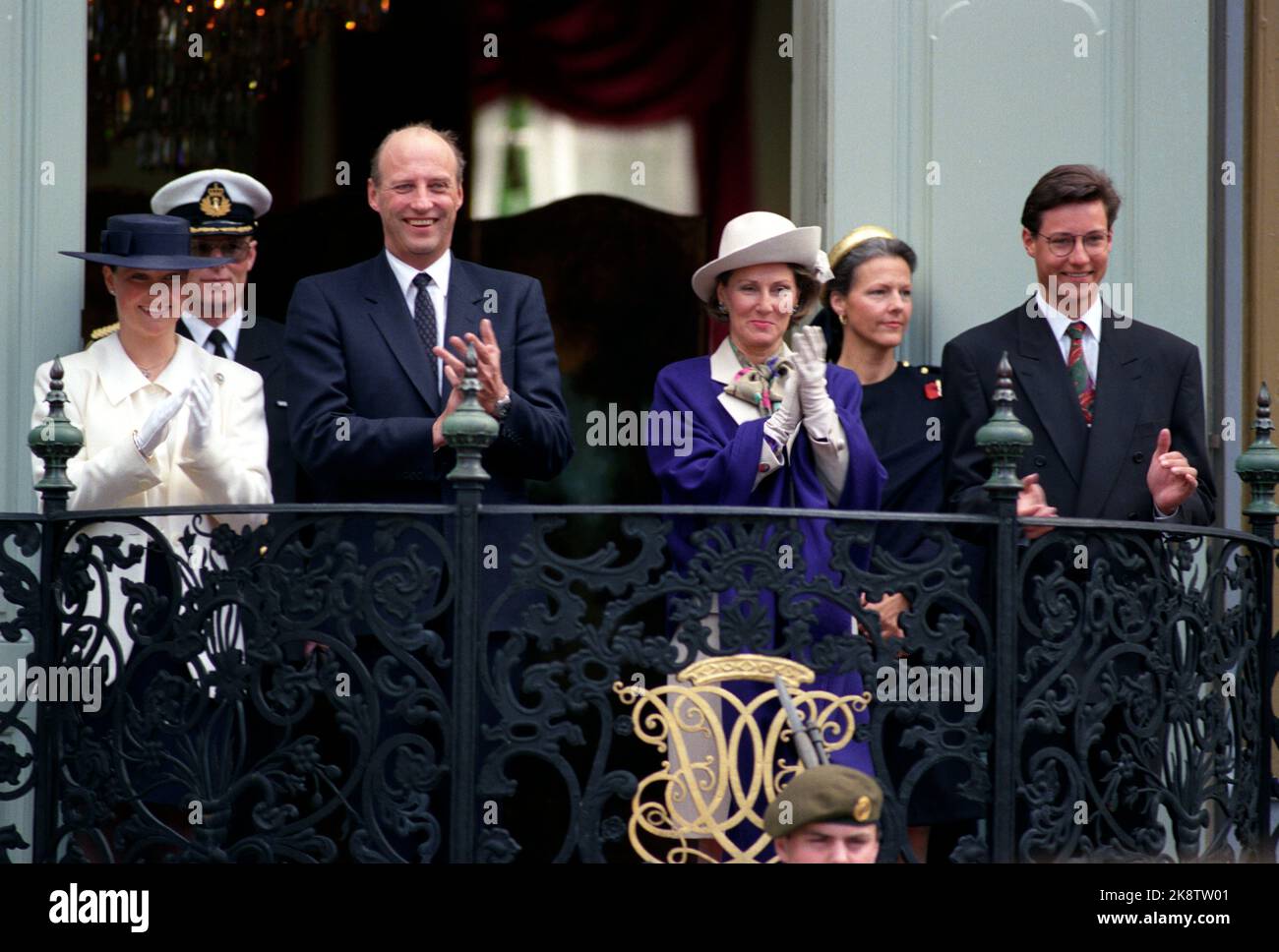 Signing journey june 1991 king harald signing sigginger picture hi-res ...