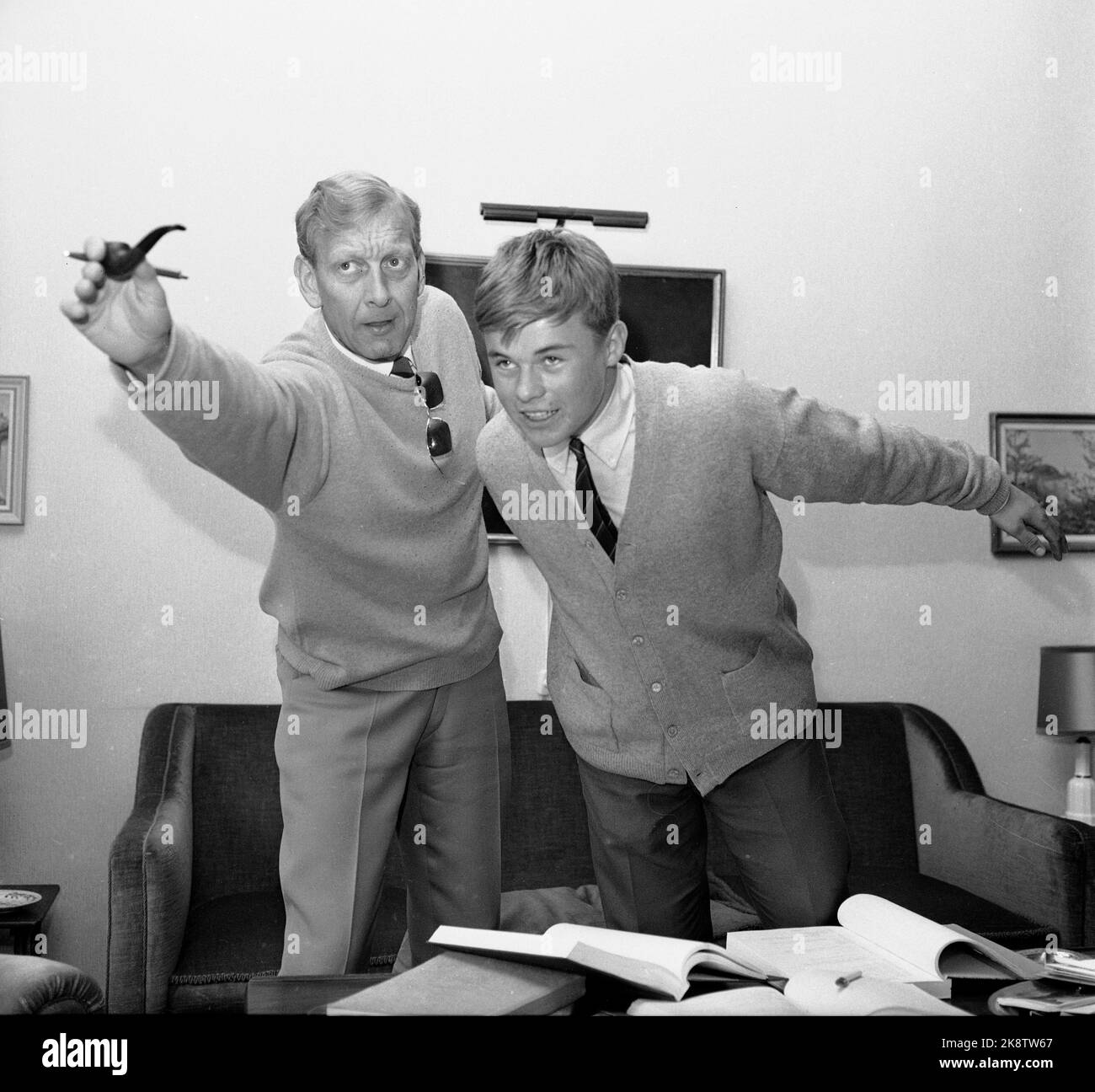 Oslo 19650601 Instructor Nils Reinhardt Christensen (TV) instructs Ole ...