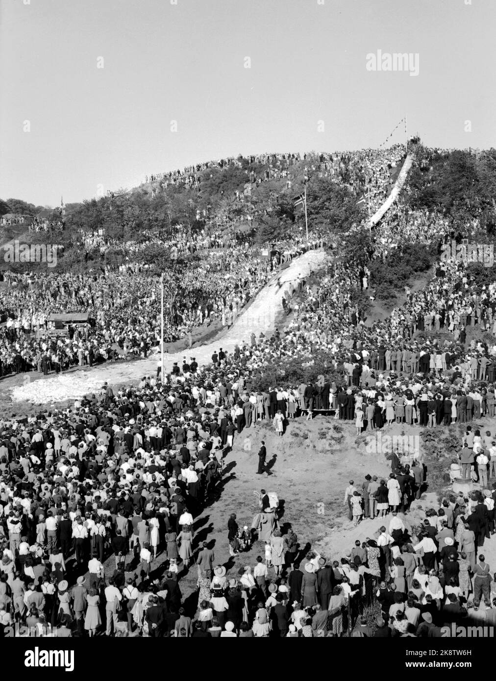 Ntb ntb overview national days jumping hills ski jump crowd hi-res ...