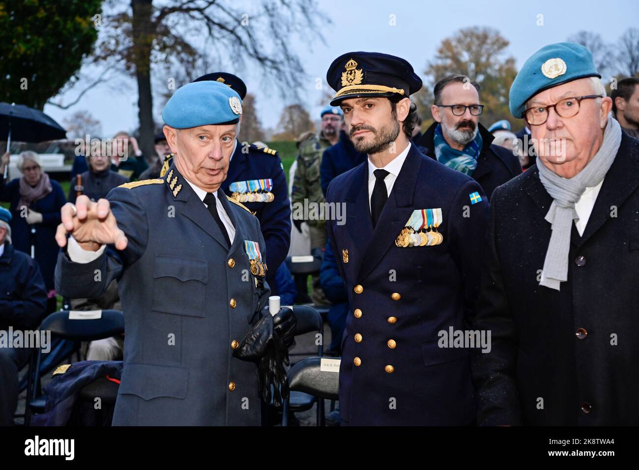 Prince Carl Philip of Sweden with former Swedish commander-in-chief ...