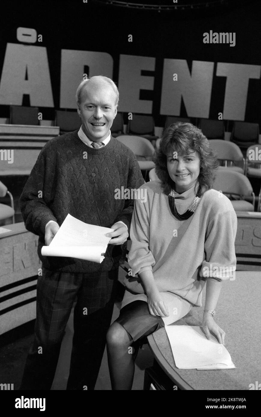 Leaders debate Black and White Stock Photos & Images - Alamy