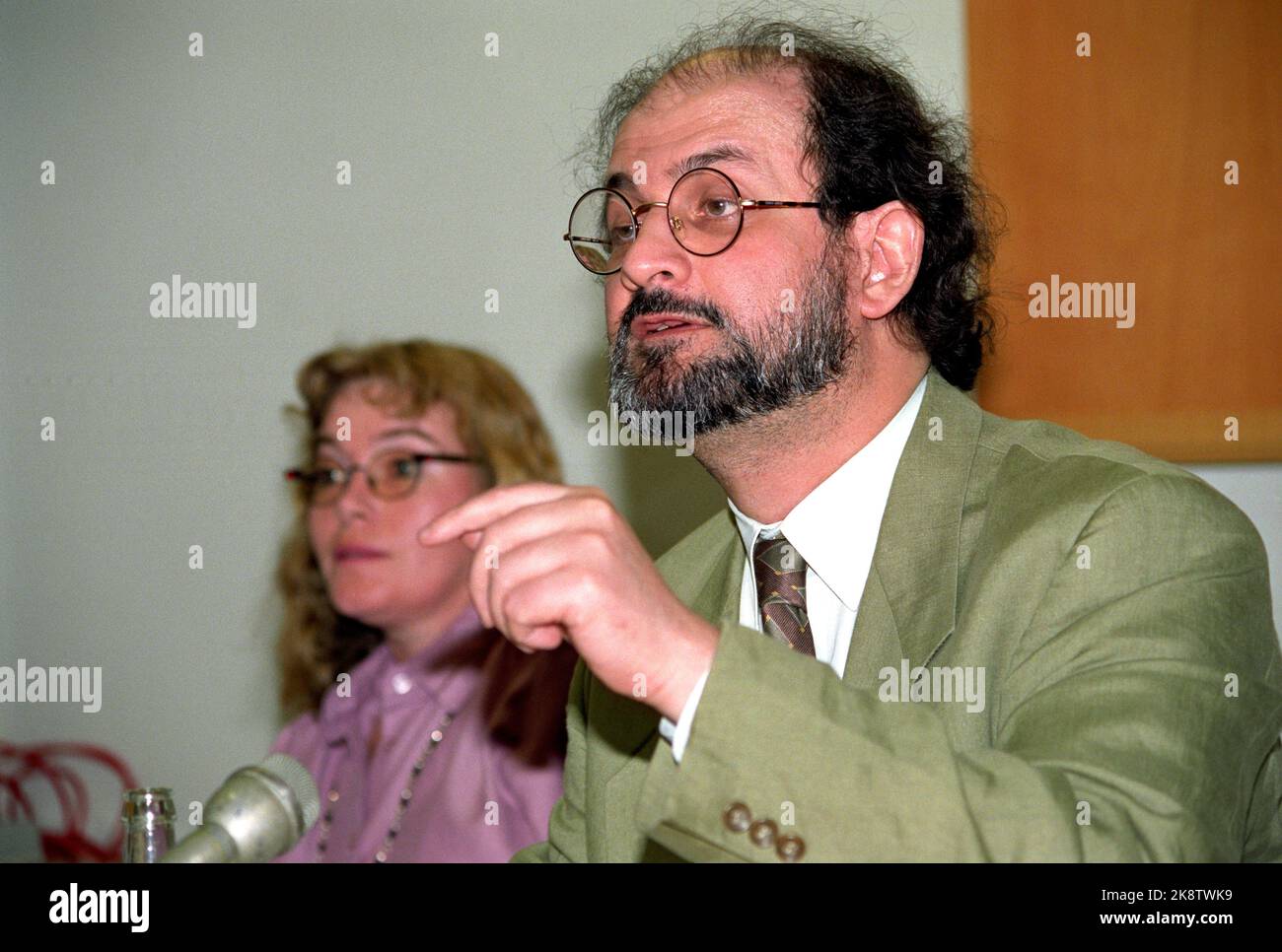 Oslo 19920821: Author Salman Rushdie who was threatened with life after ...