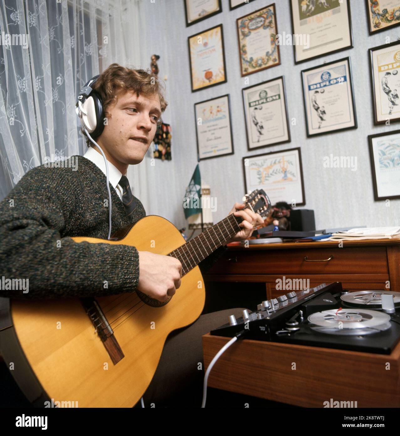1970 musician einar idland in dizzie tunes photo hi-res stock ...
