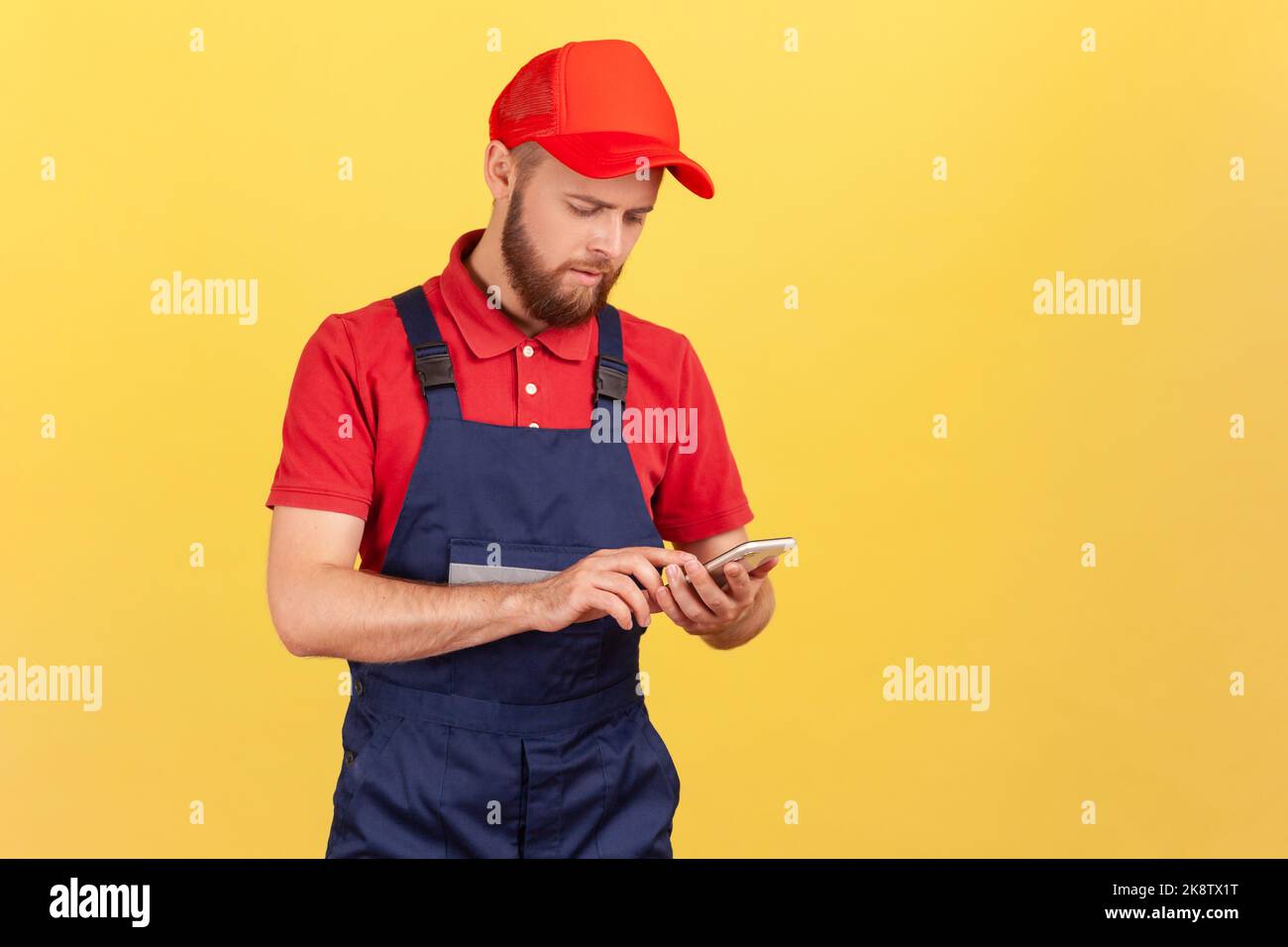 Mover in uniform using hi-res stock photography and images - Alamy