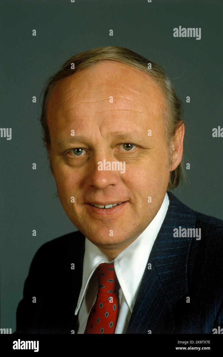 Ap oslo portrait photo henrik laurvik ntb alone portrait hi-res stock ...