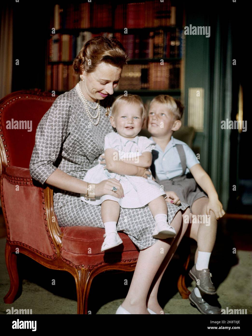 Children ingeborg and haakon photo hi-res stock photography and images ...