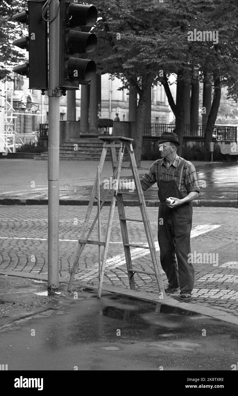 Oslo June 28, 1969. Karl Johansgate in Oslo on a hot summer day. Here ...