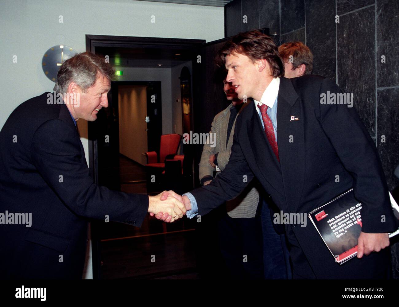 Berit roald ntb handshake hi-res stock photography and images - Alamy