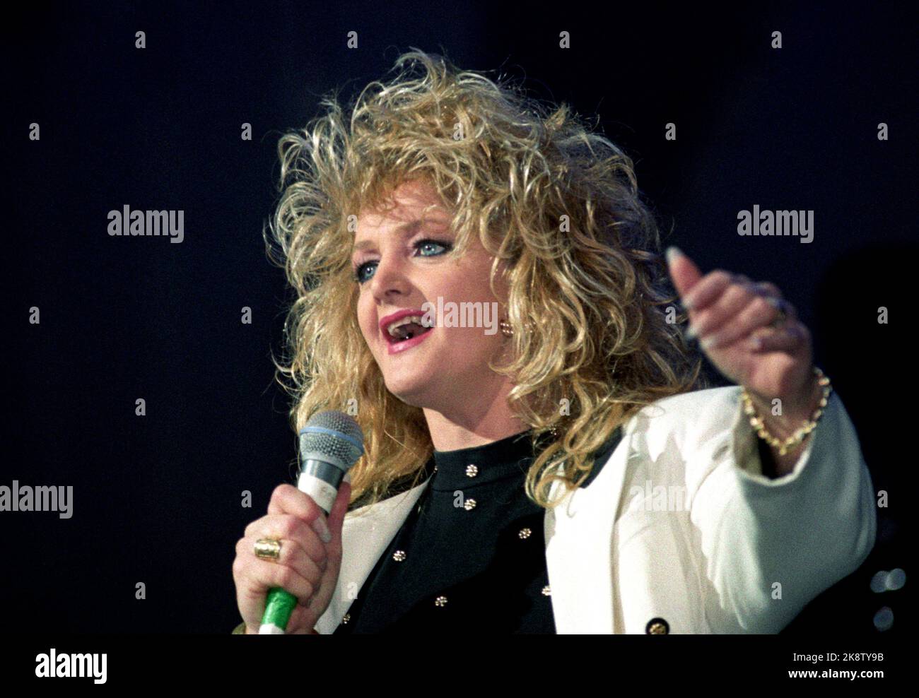 Lillehammer 19930212. Artist Bonnie Tyler during the opening of Håkons ...