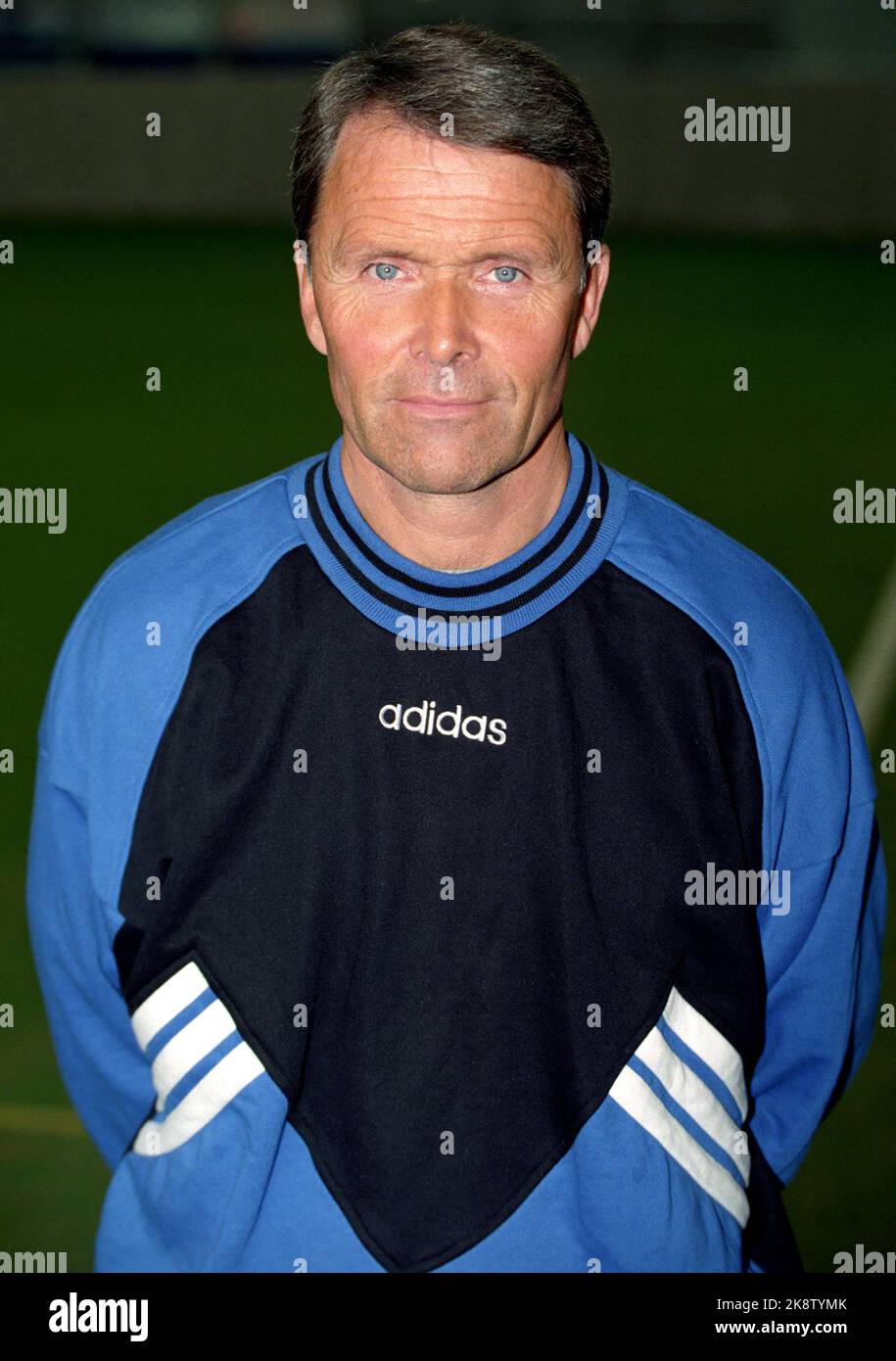 Johnny syversen ntb soccer alone portrait hi-res stock photography and ...