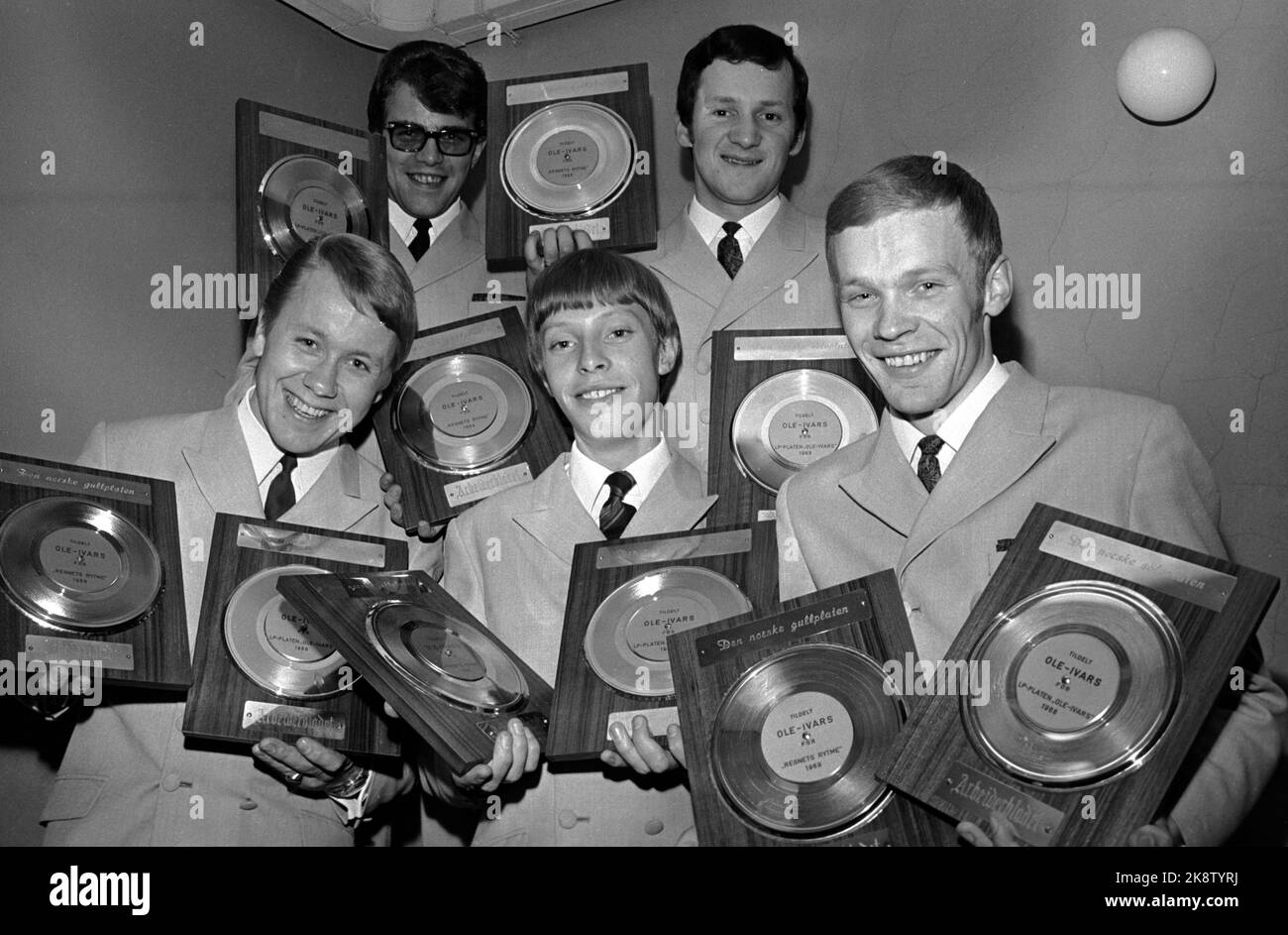 Ole odegaard and arne willy foss photo hi-res stock photography and ...