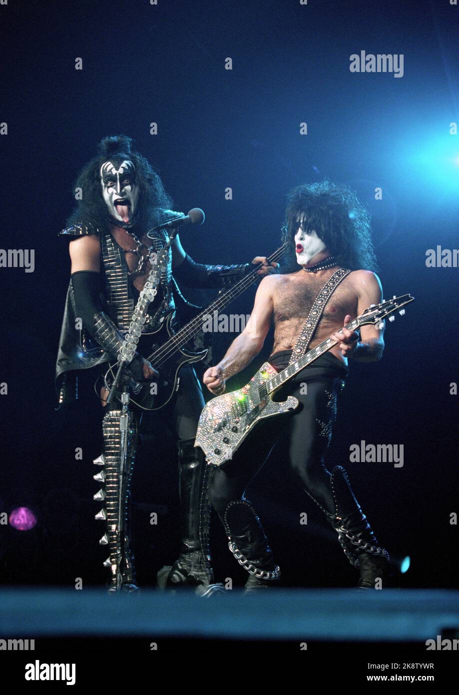 Oslo 19970619. Front figure Gene Simmons (t.v.) and guitarist Paul ...