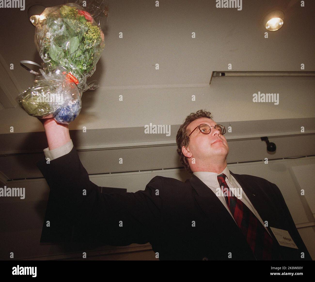 Lars Sponheim with flowers after he was elected new leader in the Left ...