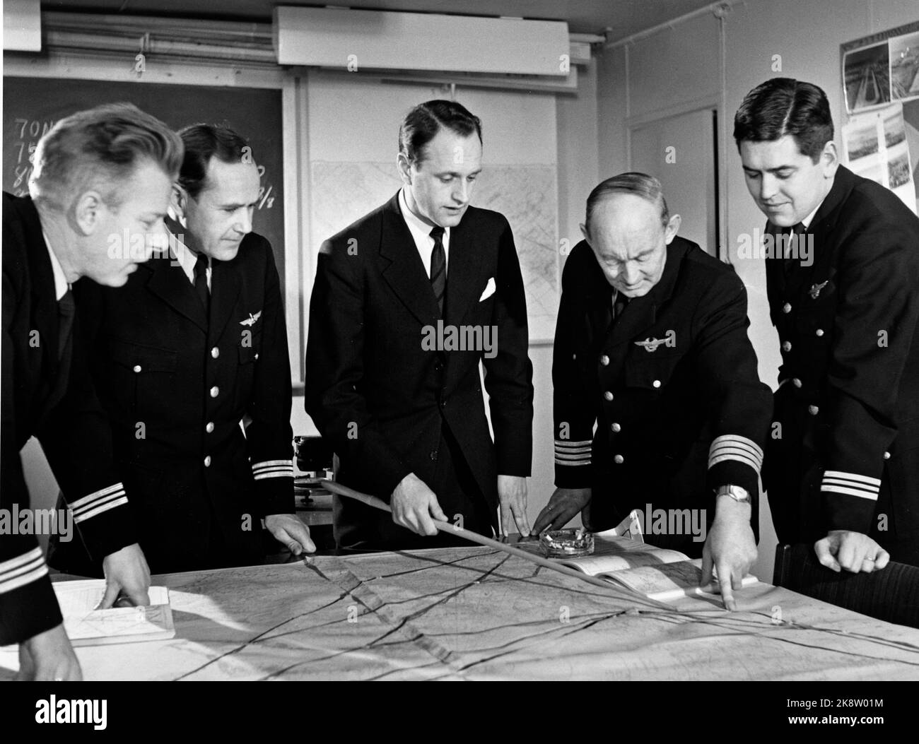 Briefing officer arne haeger hi-res stock photography and images - Alamy
